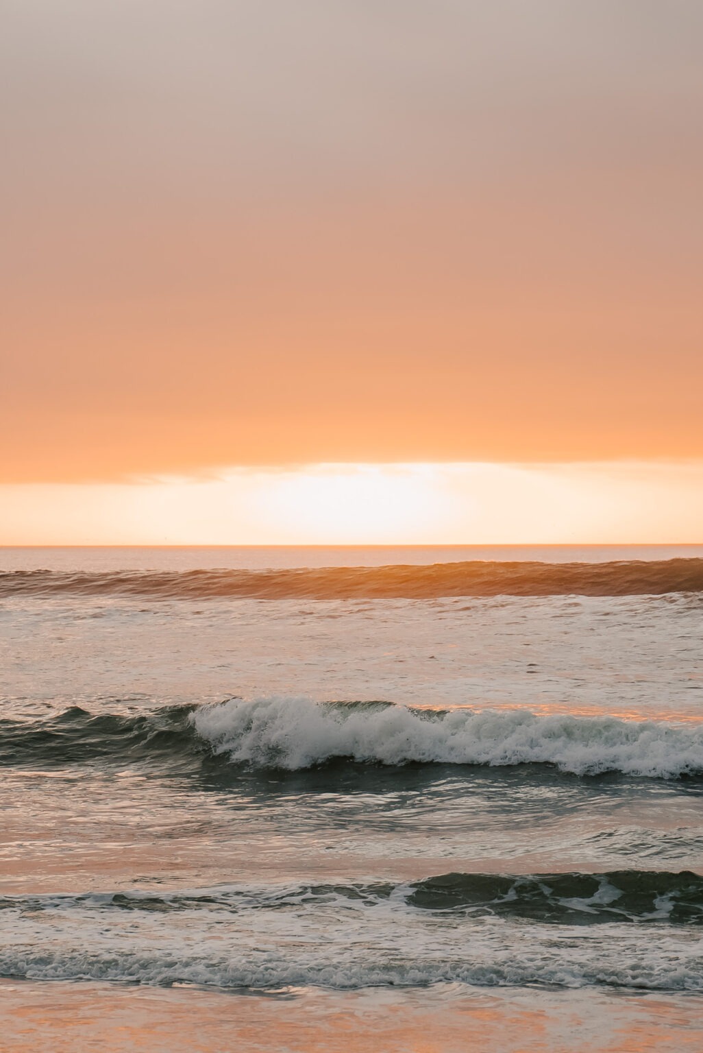 Golden Hour vs. Blue Hour: Best Time for Stunning Beach Photos