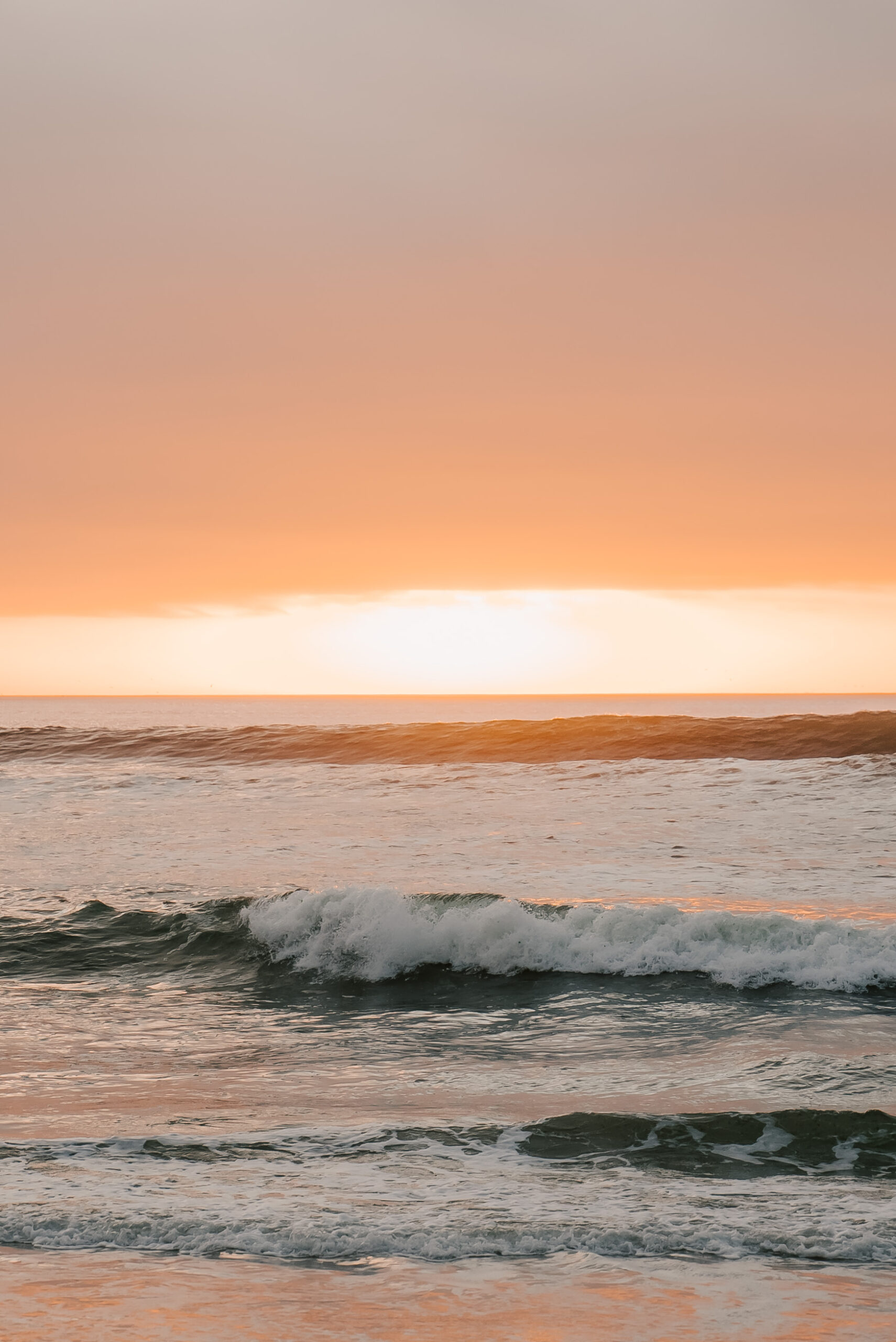 Golden Hour vs. Blue Hour: Best Time for Stunning Beach Photos