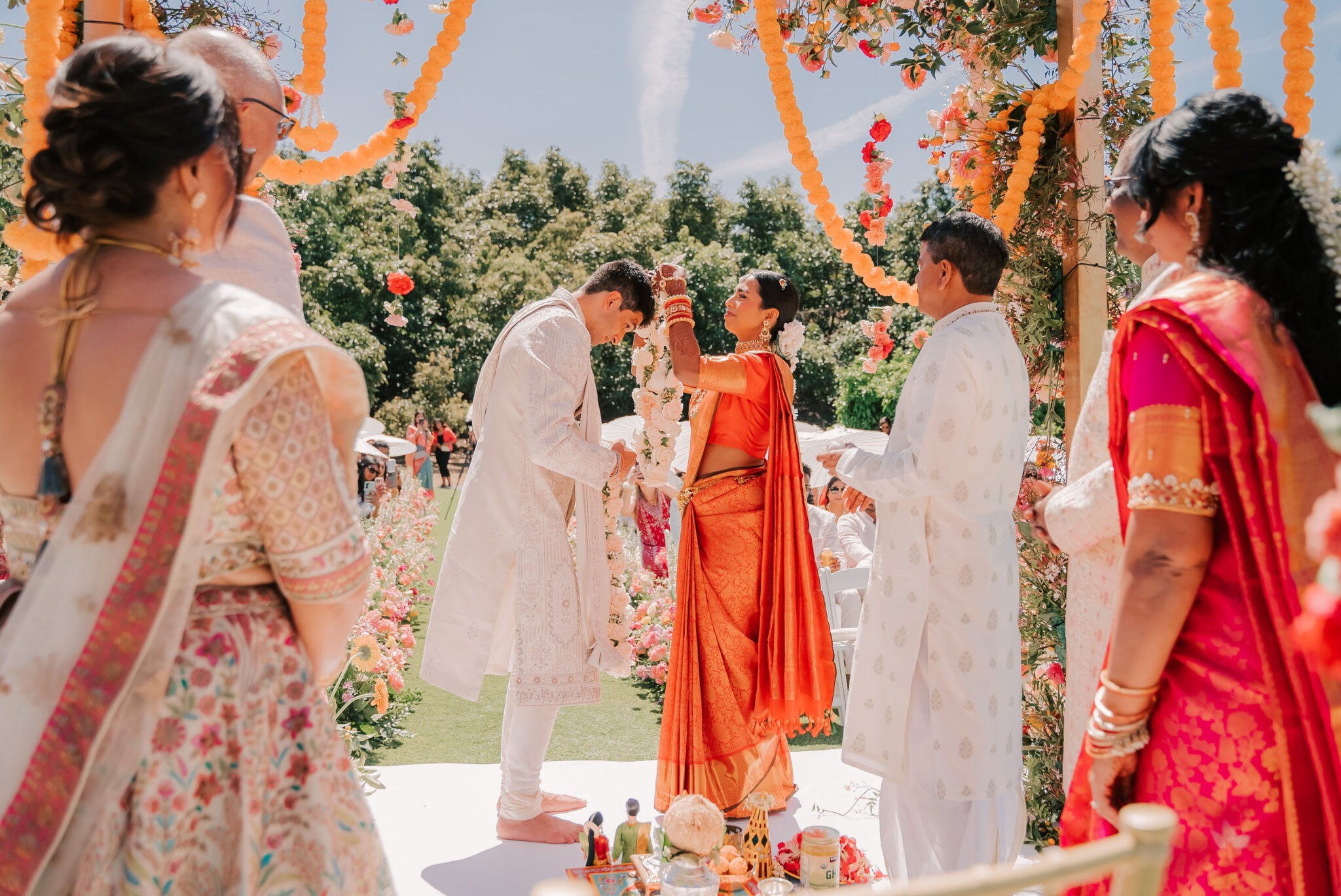 Indian Wedding Photography: Emotions, Colors & Chaos